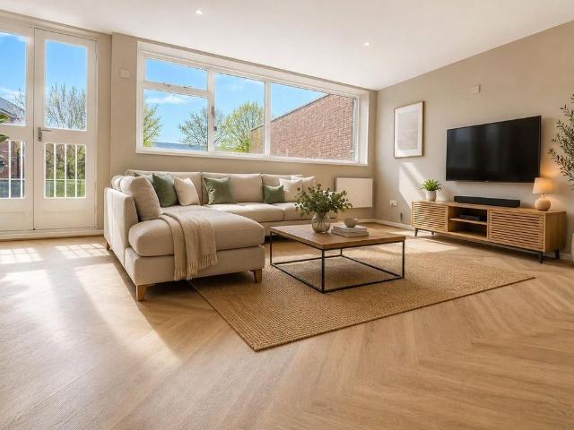 3 bedroom flat to rent