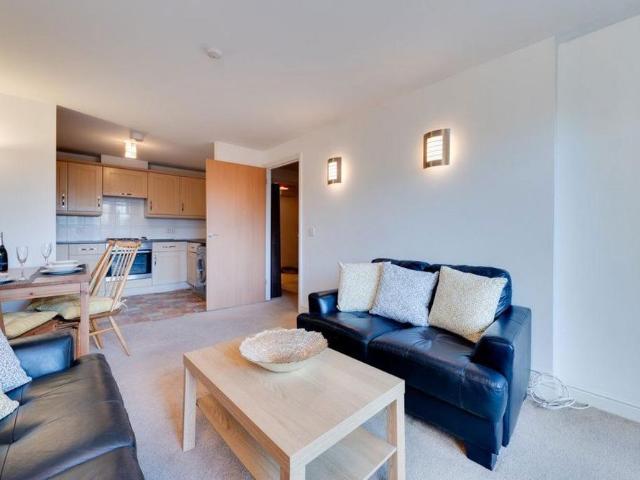 3 bedroom flat to rent