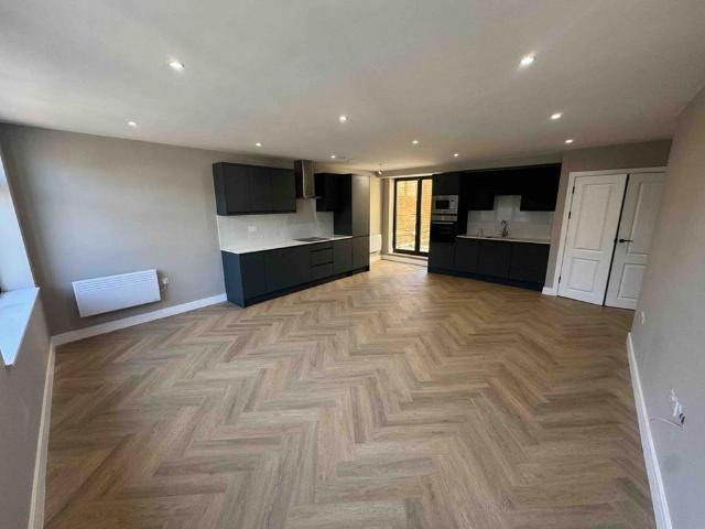 3 bedroom flat to rent