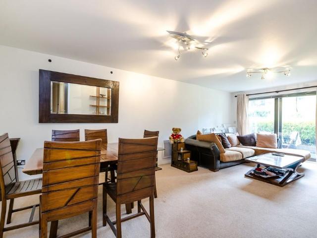 3 bedroom flat to rent
