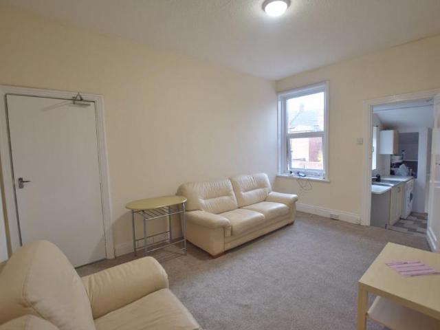 3 bedroom flat to rent