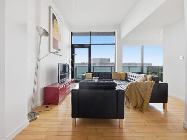 3 bedroom flat to rent