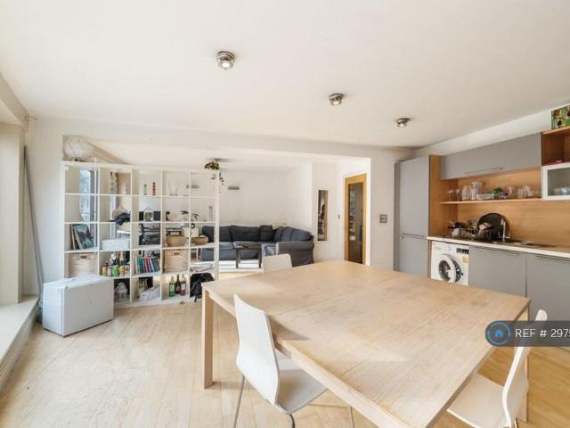 3 bedroom flat to rent