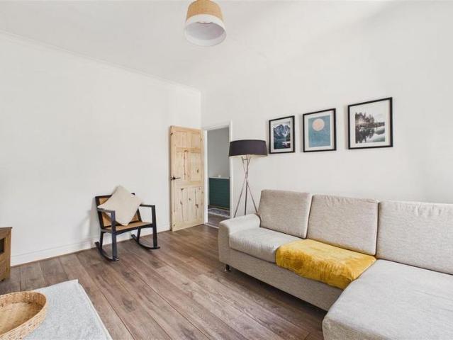 3 bedroom flat to rent