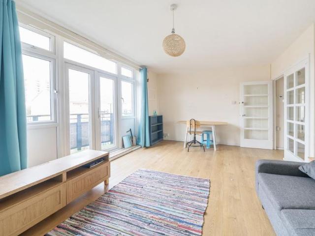 3 bedroom flat to rent