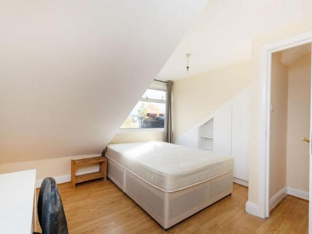 3 bedroom flat to rent