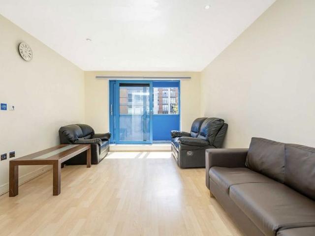 3 bedroom flat to rent