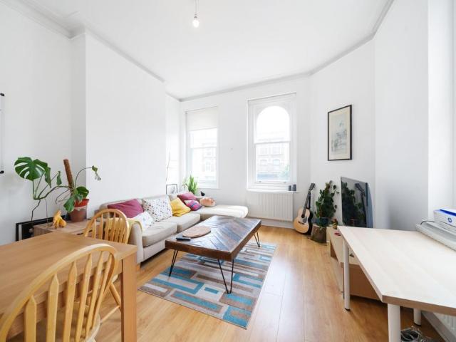 3 bedroom flat to rent