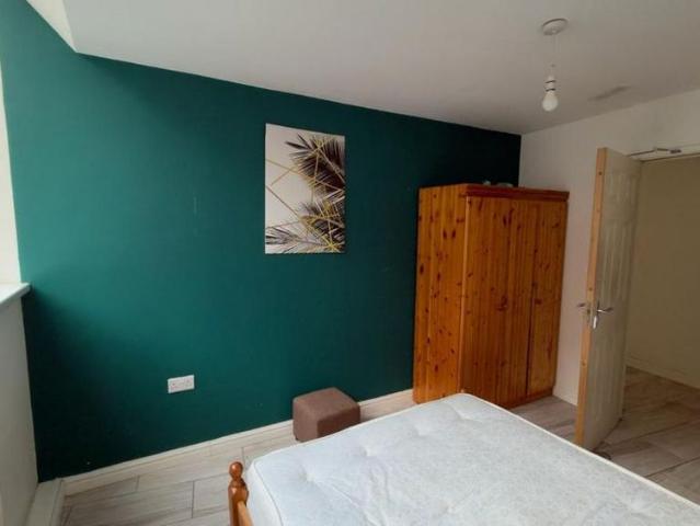 3 bedroom flat to rent