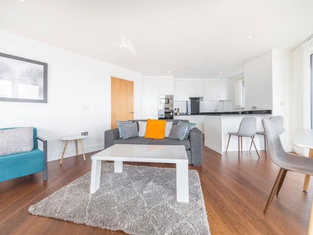 3 bedroom flat to rent