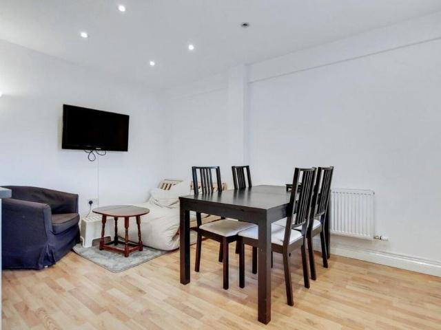 3 bedroom flat to rent
