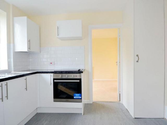 3 bedroom flat to rent