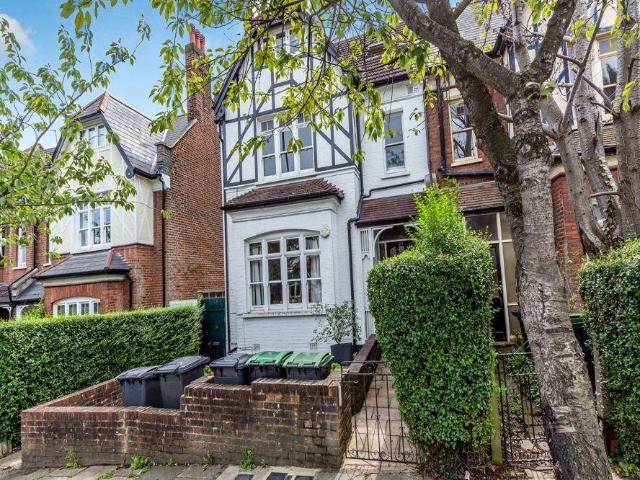3 bedroom flat to rent