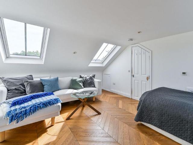 3 bedroom flat to rent