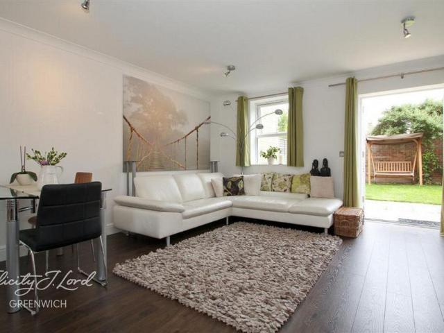 3 bedroom terraced house to rent