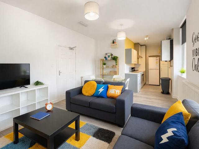 3 bedroom flat to rent