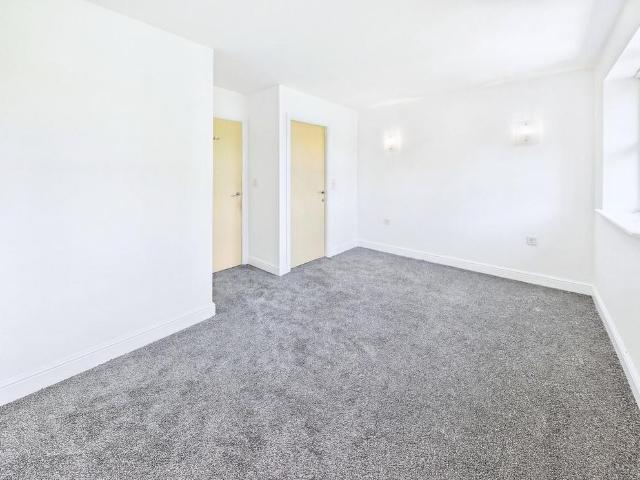 3 bedroom flat to rent