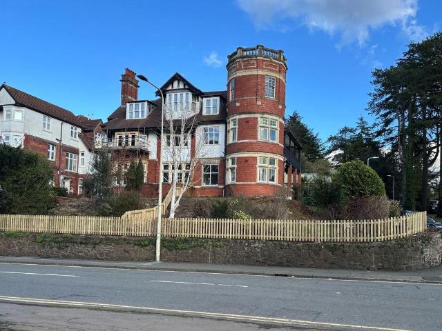 3 bedroom flat to rent