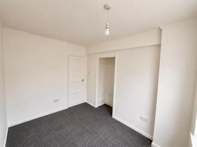 3 bedroom flat to rent