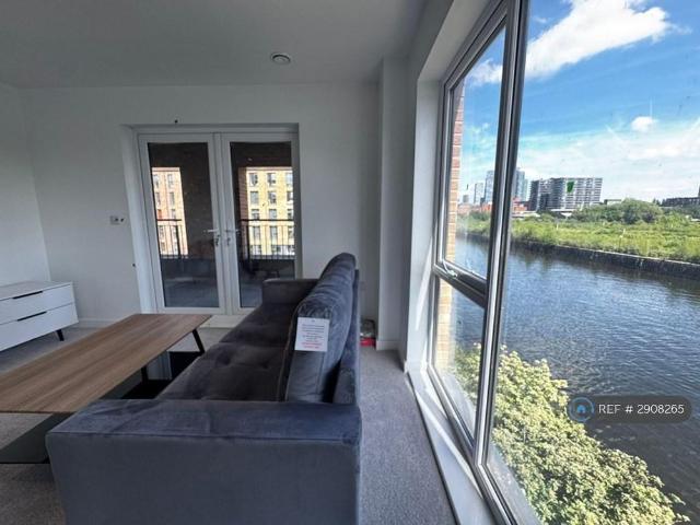 3 bedroom flat to rent