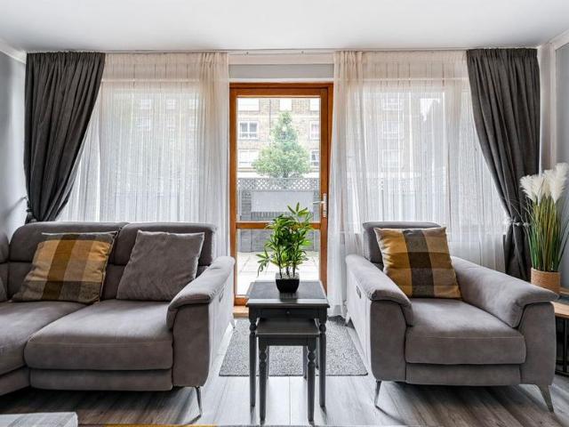 3 bedroom flat to rent