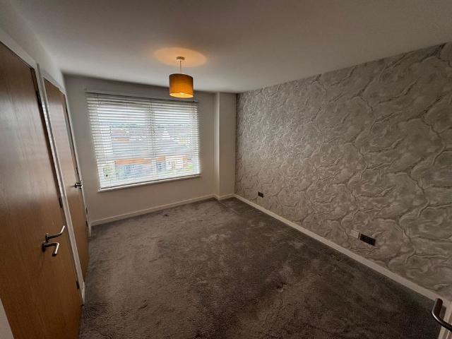 3 bedroom flat to rent
