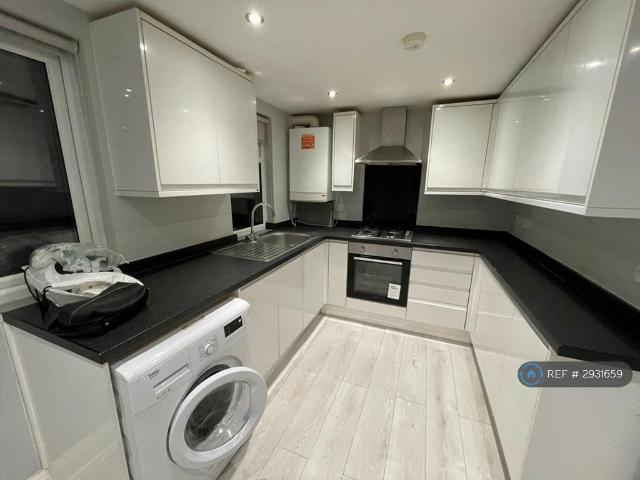3 bedroom flat to rent