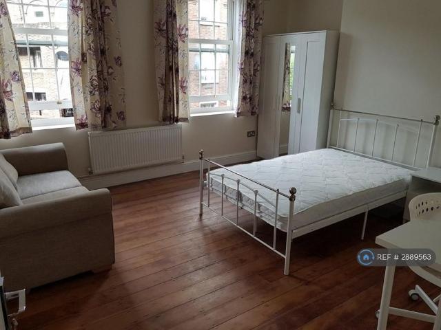 3 bedroom flat to rent