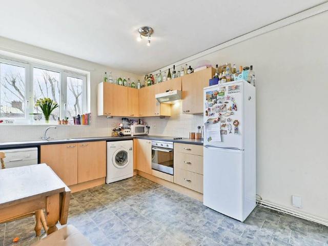 3 bedroom flat to rent