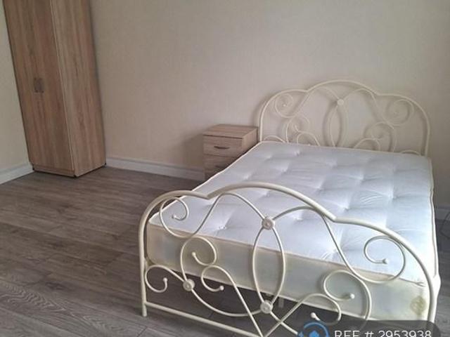 3 bedroom flat to rent