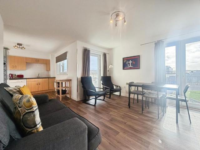 3 bedroom flat to rent