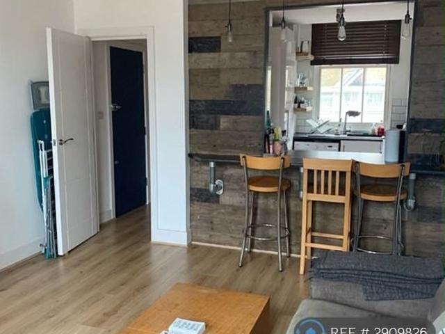 3 bedroom flat to rent