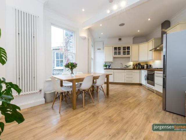 3 bedroom flat to rent
