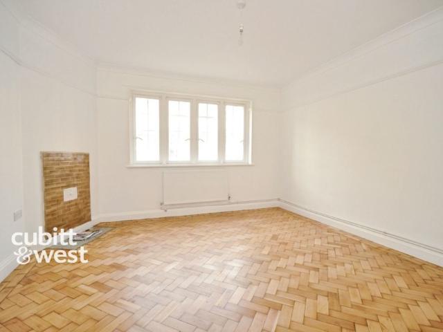 3 bedroom flat to rent