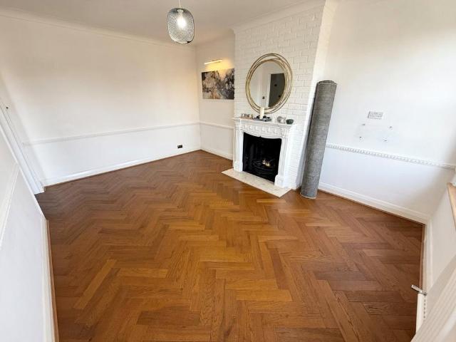 3 bedroom flat to rent