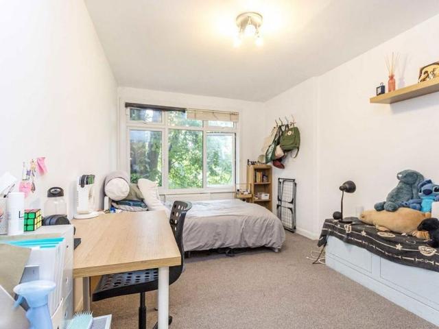 3 bedroom flat to rent