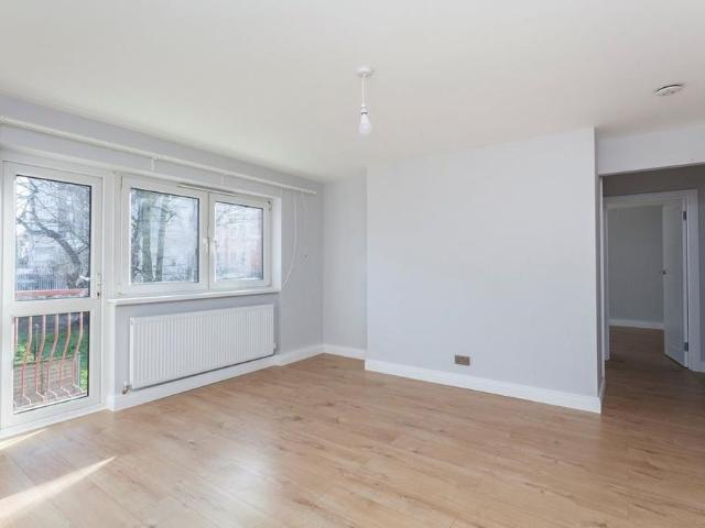 3 bedroom flat to rent