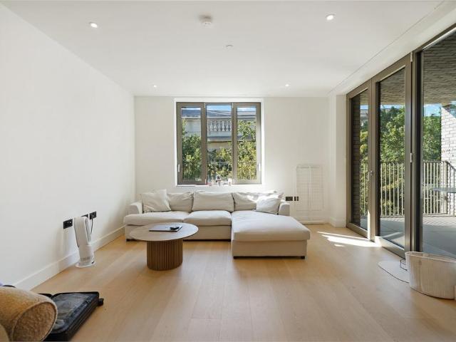 3 bedroom flat to rent