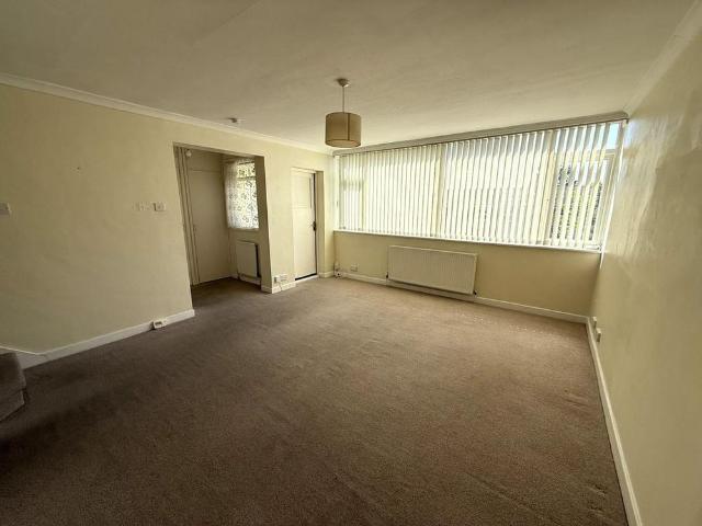 3 bedroom flat to rent