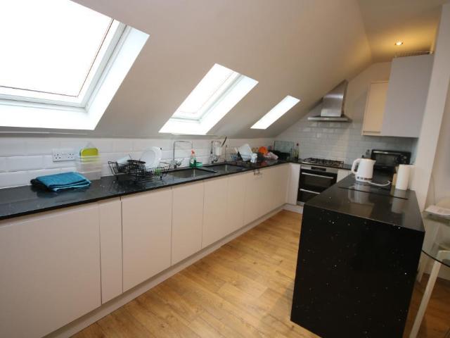 3 bedroom flat to rent