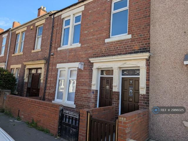3 bedroom flat to rent