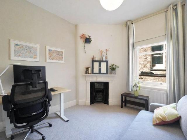 3 bedroom flat to rent