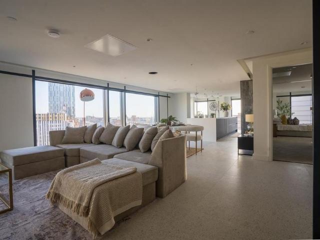 3 bedroom flat to rent