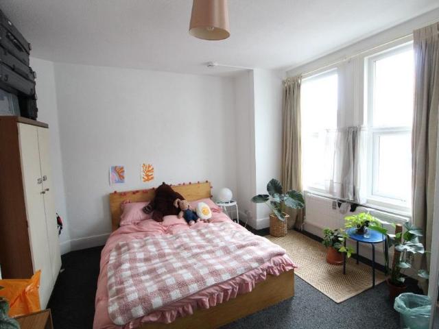 3 bedroom flat to rent