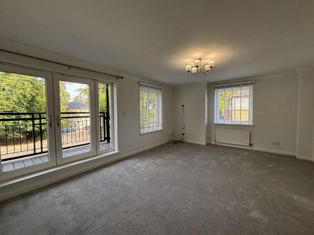 3 bedroom flat to rent