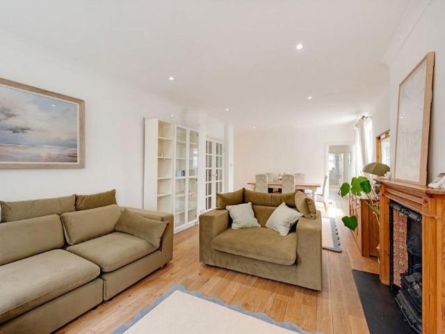 3 bedroom flat to rent