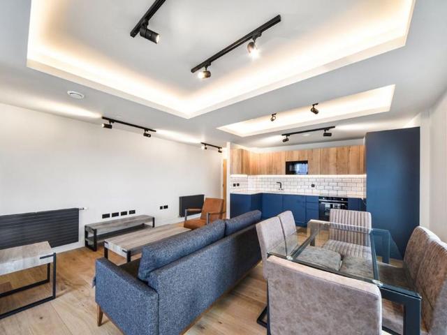 3 bedroom flat to rent