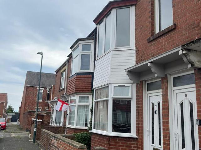 3 bedroom flat to rent
