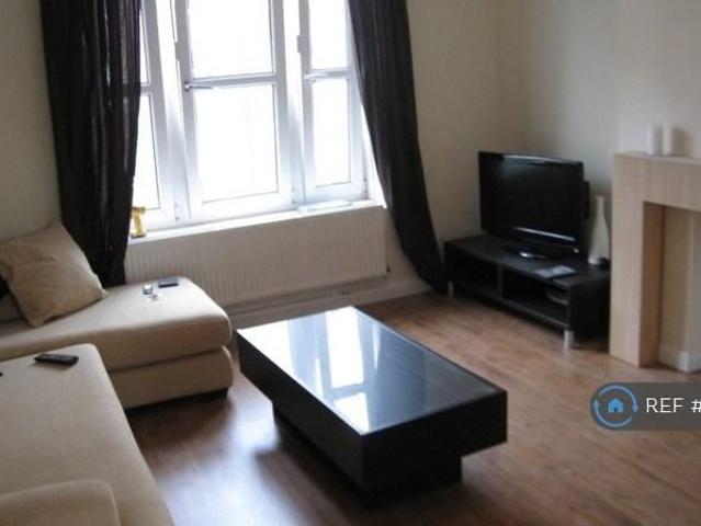 3 bedroom flat to rent