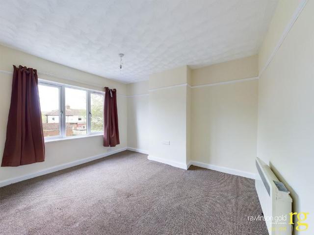 3 bedroom flat to rent